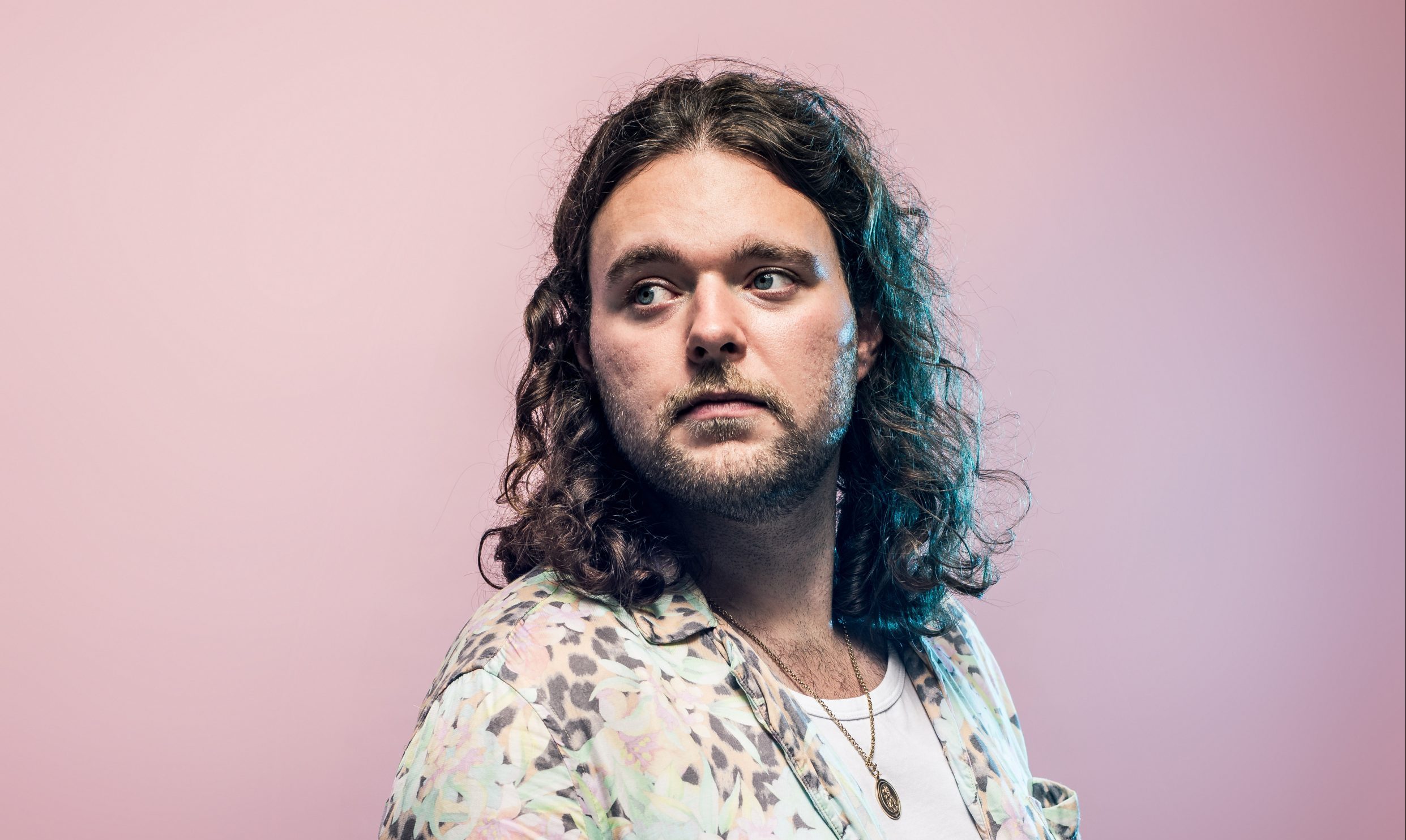 Jamie Beale releases gorgeous acoustic version of ‘Champagne People ...